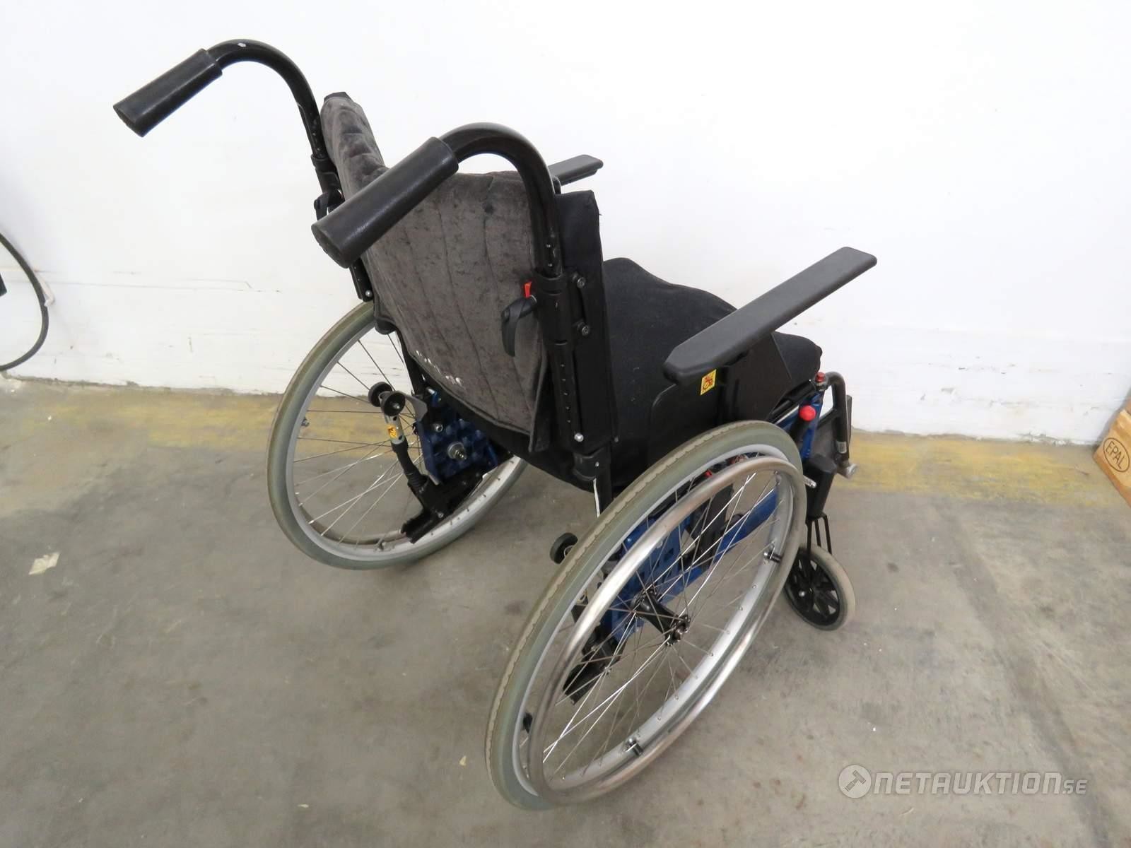 Netauktion - Fällbar rullstol, Etac cross