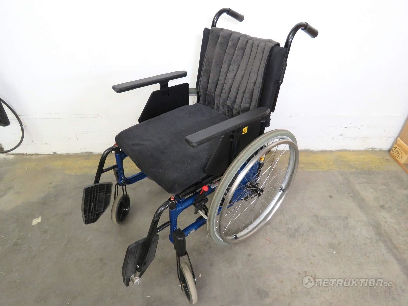 Netauktion - Fällbar rullstol, Etac cross