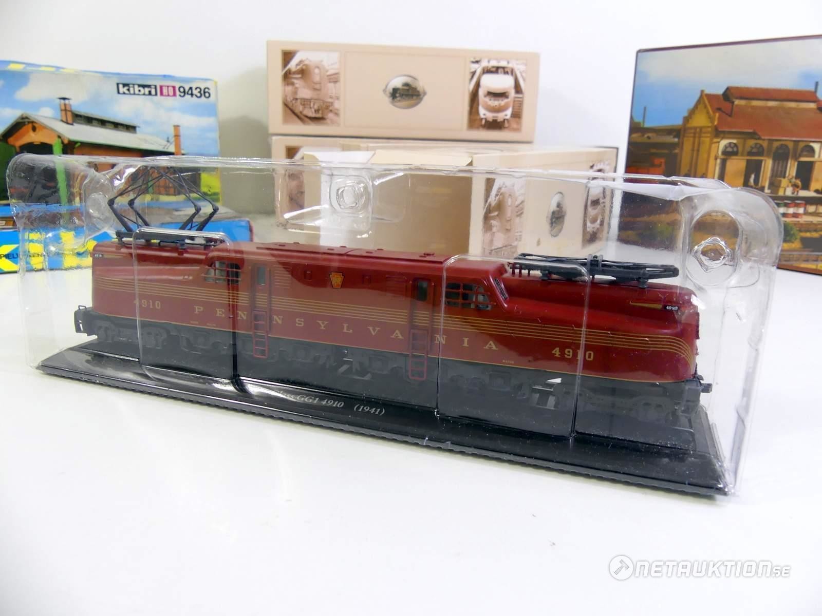 Netauktion - Tåg, hus och vagnar