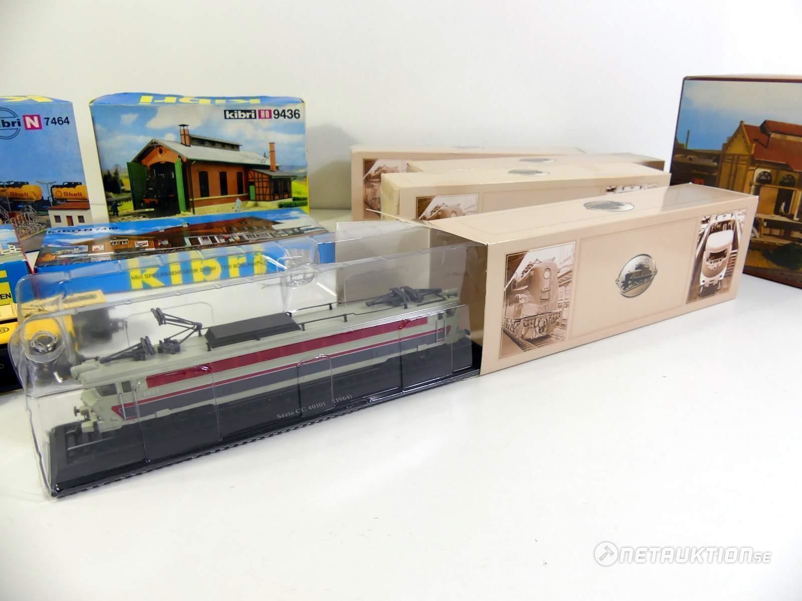 Netauktion - Tåg, hus och vagnar