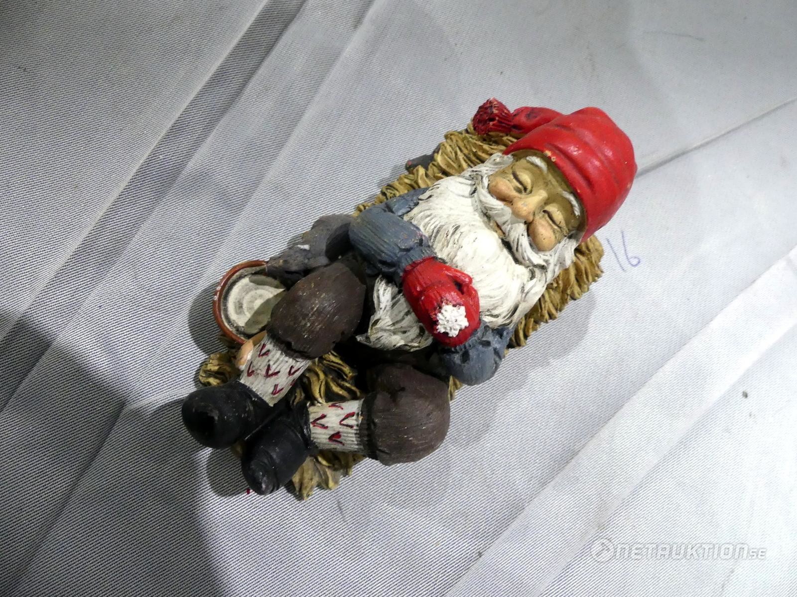 Netauktion - Jul- Tomtar & ljusglas ,25st