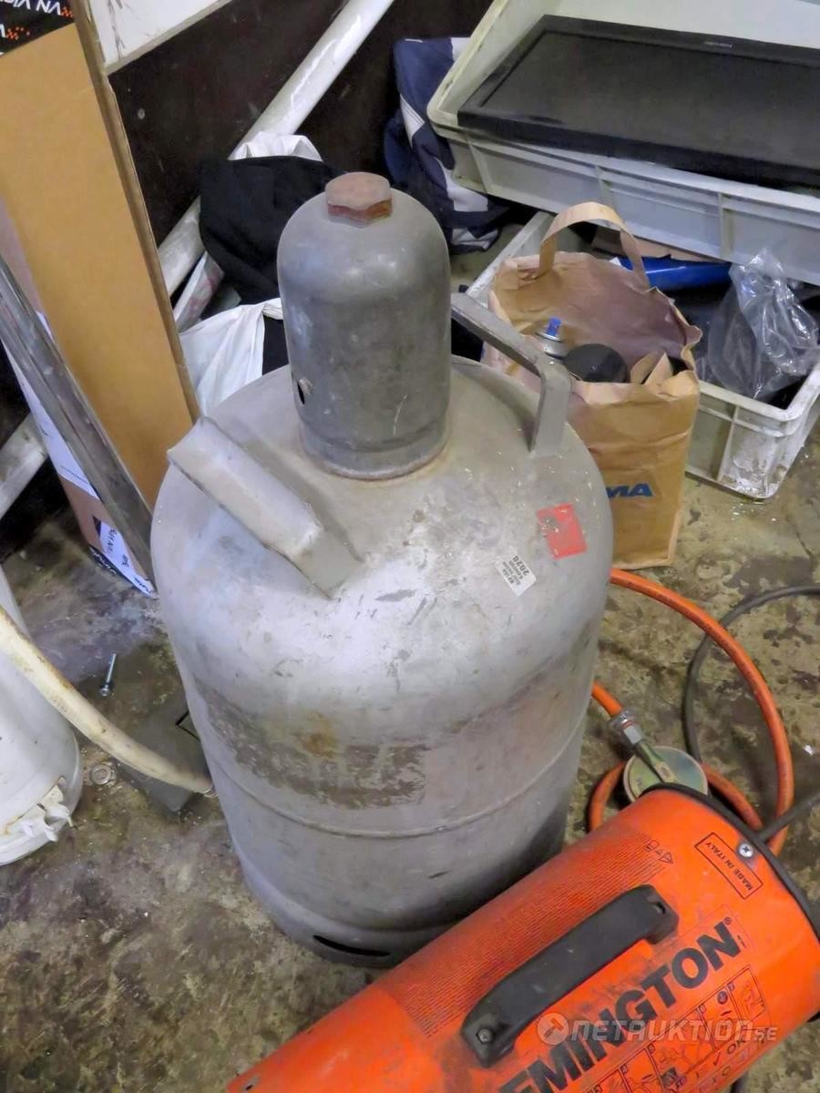 Netauktion - Gasolvärmare Remington + flaska