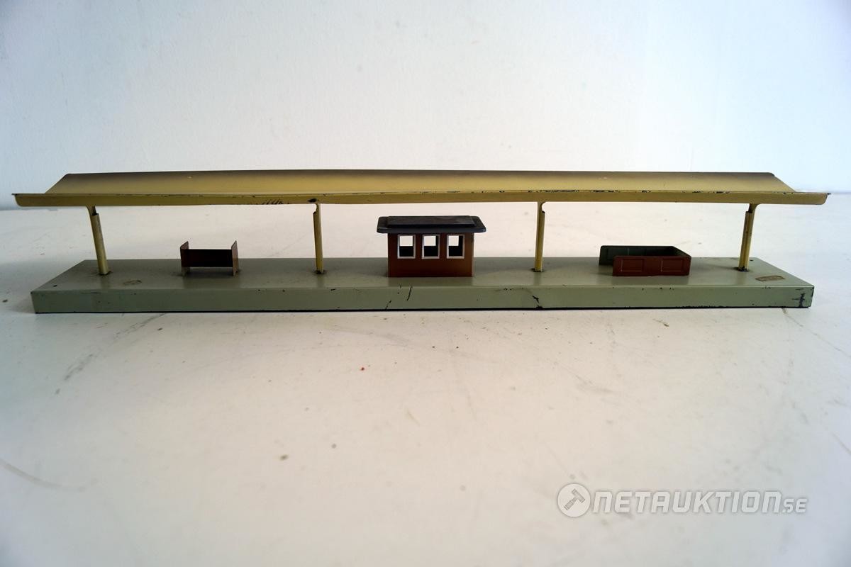 Netauktion - Tågstation & perrong - Märklin