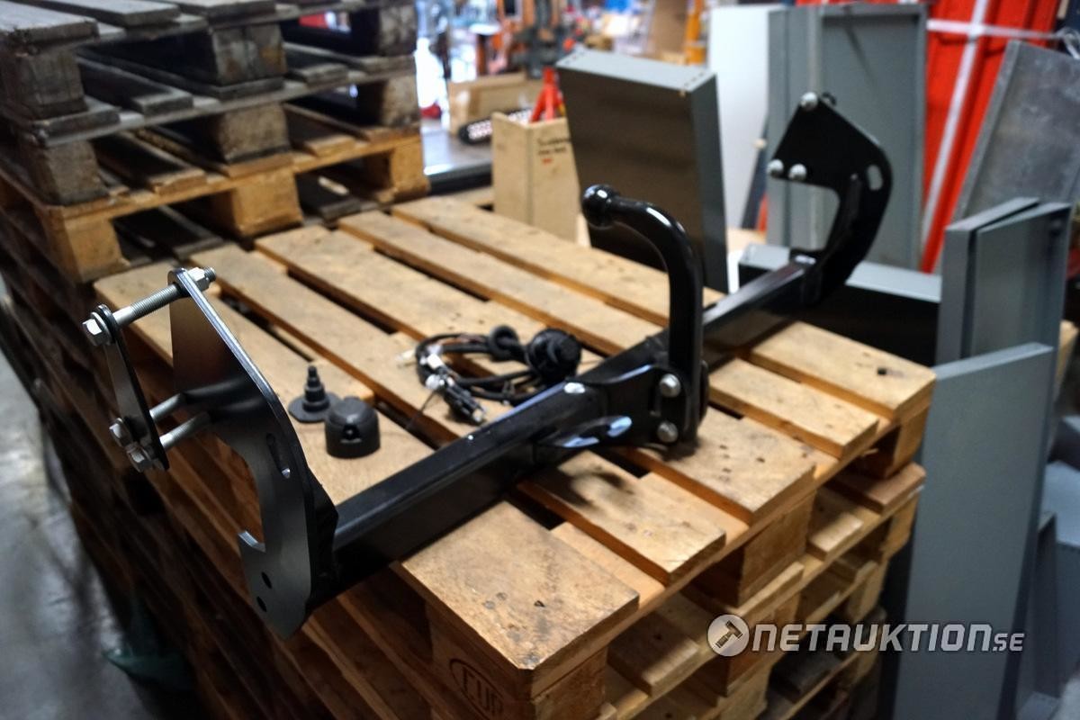 Netauktion - Dragkrokssats till Mercedes