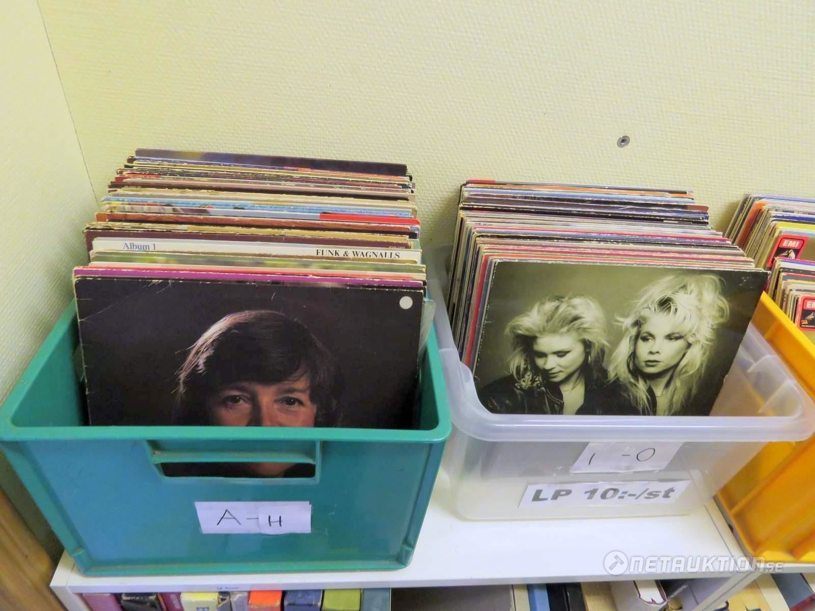 Netauktion - LP-skivor och böcker