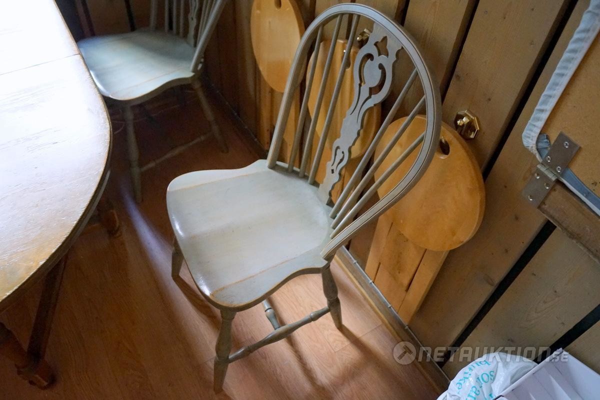 Netauktion - Slagbord och stolar