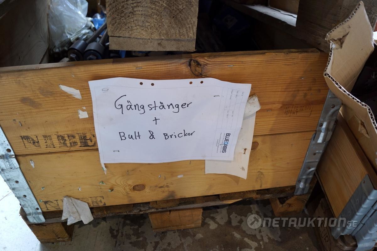 Netauktion - Gängstänger och muttrar