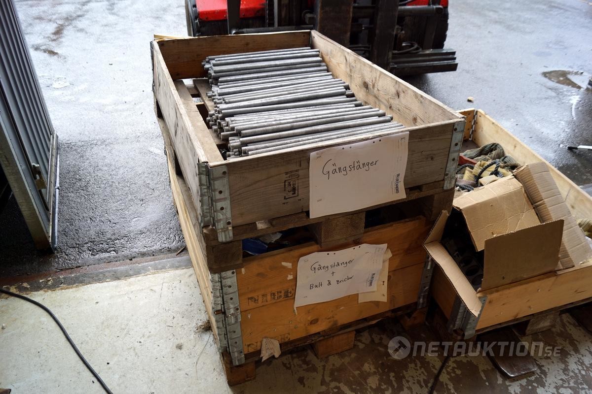 Netauktion - Gängstänger och muttrar