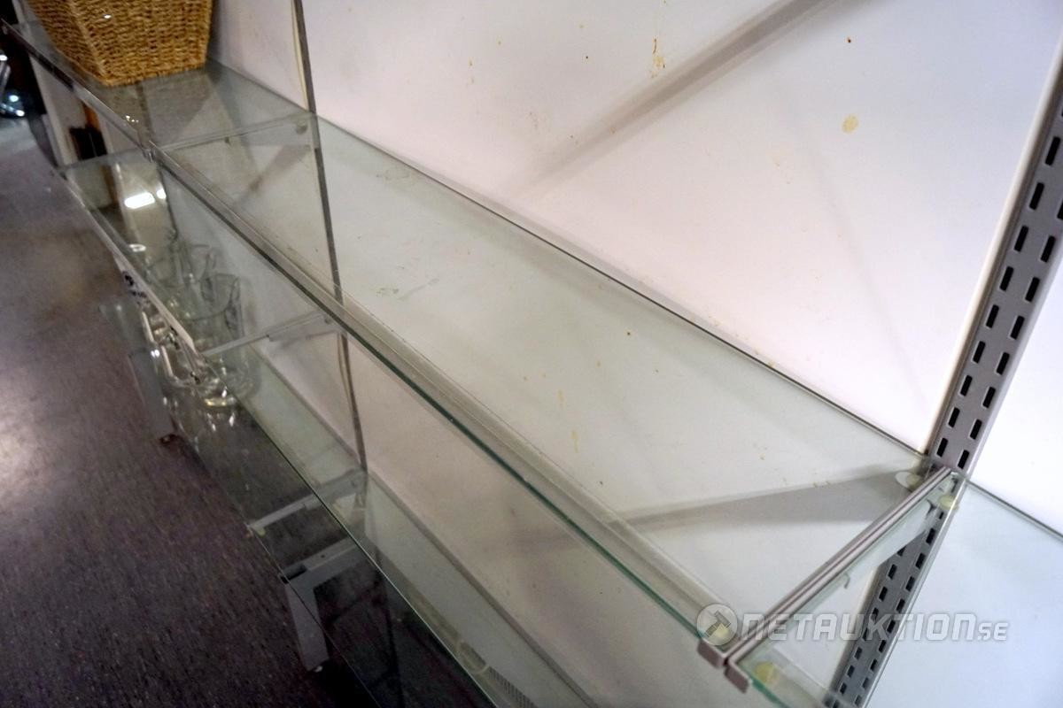Netauktion - Hyllor med glashyllplan
