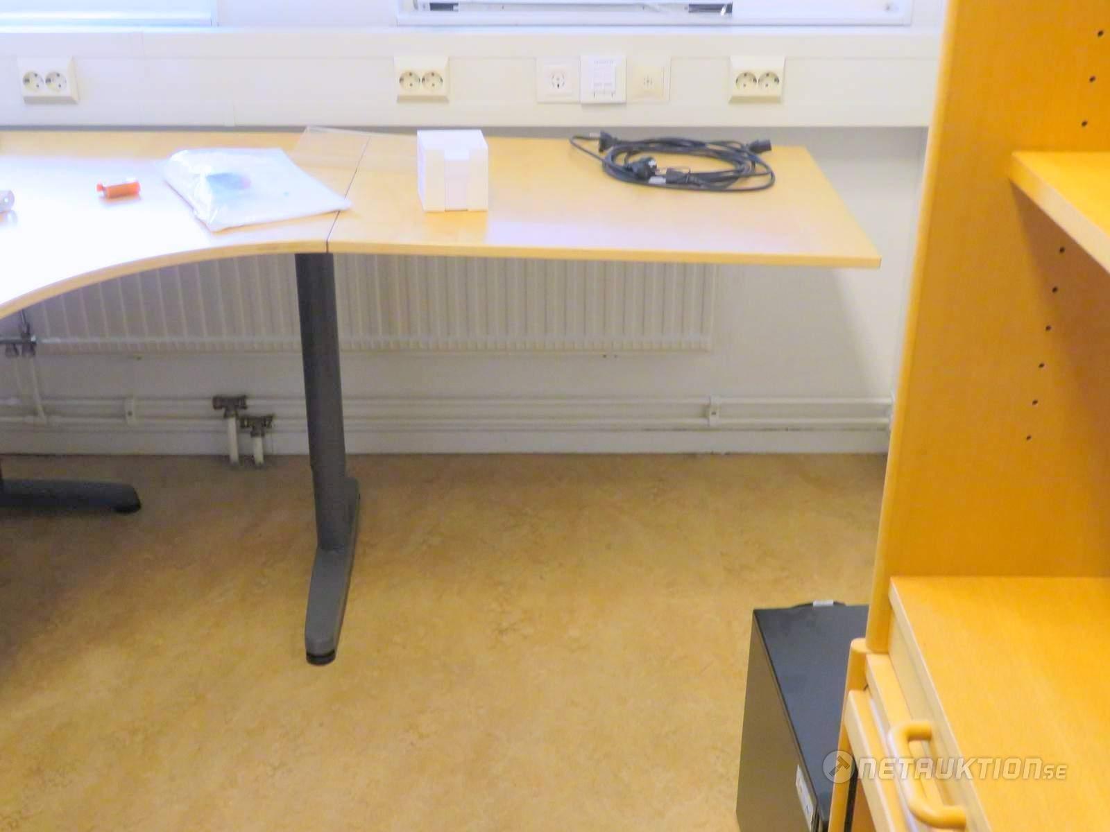 Netauktion - Arbetsplats med förvaring (3)