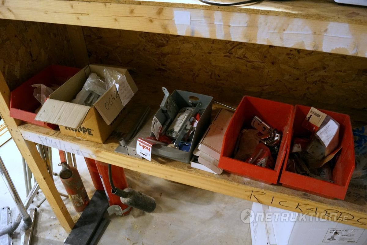 Netauktion - Låskistor, byglar mm