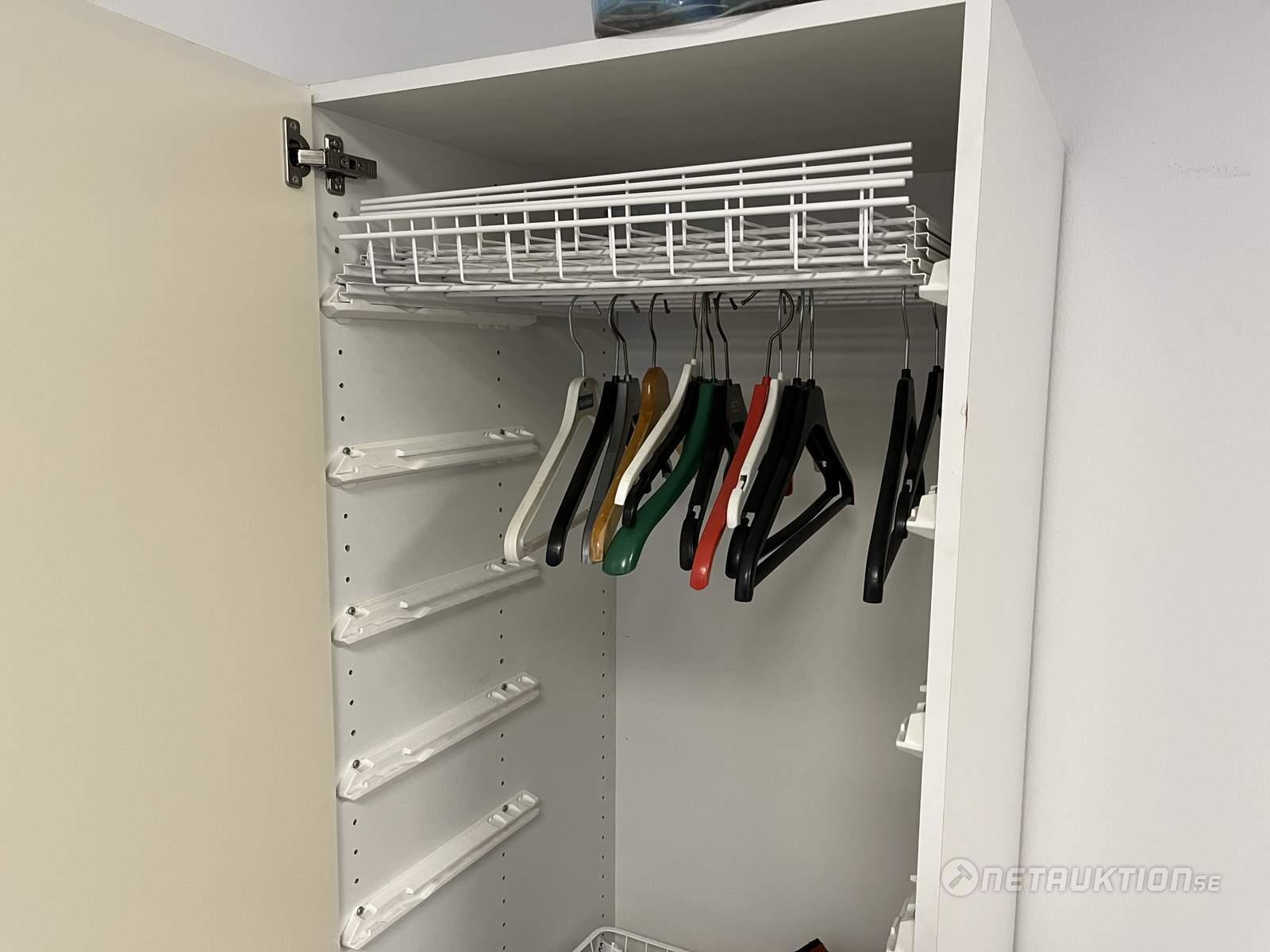 Netauktion - Klädskåp, vitt