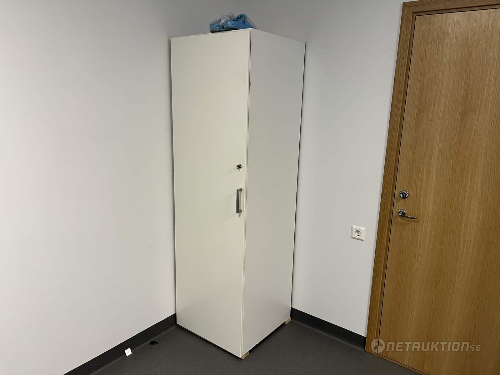 Netauktion - Klädskåp, vitt