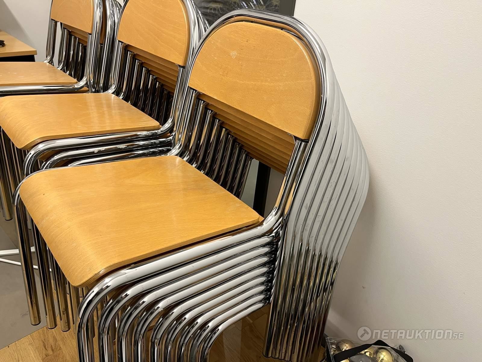 Netauktion - Stapelbara stolar, 29st