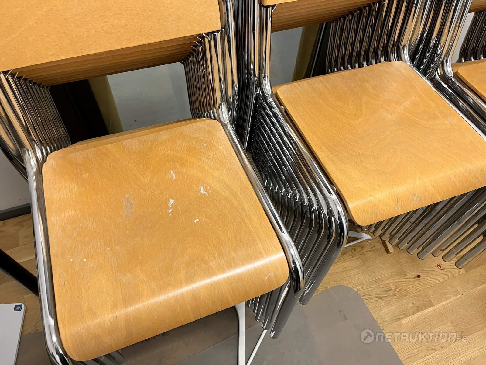 Netauktion - Stapelbara stolar, 29st