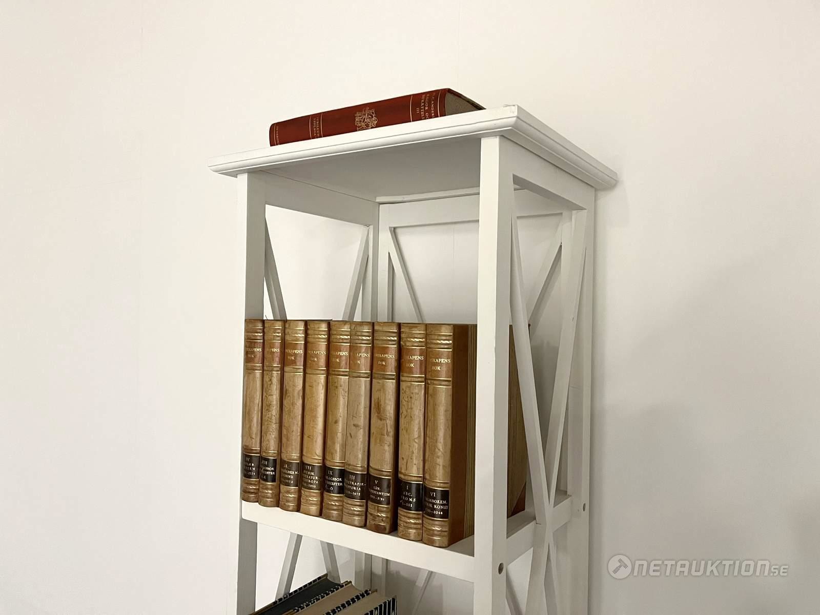 Netauktion - Hylla + böcker