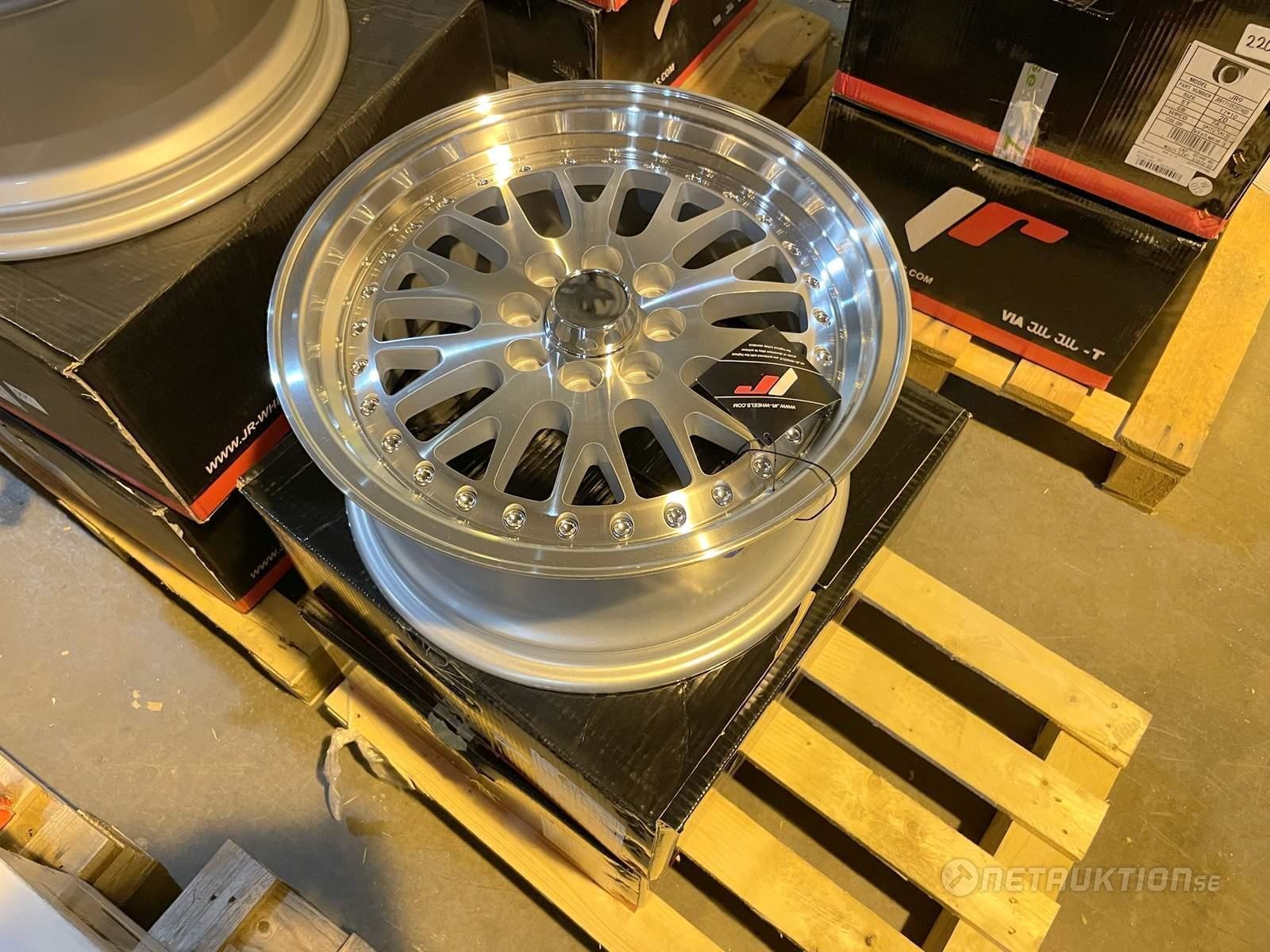 Netauktion - 2st fälgar, Japan Racing JR10