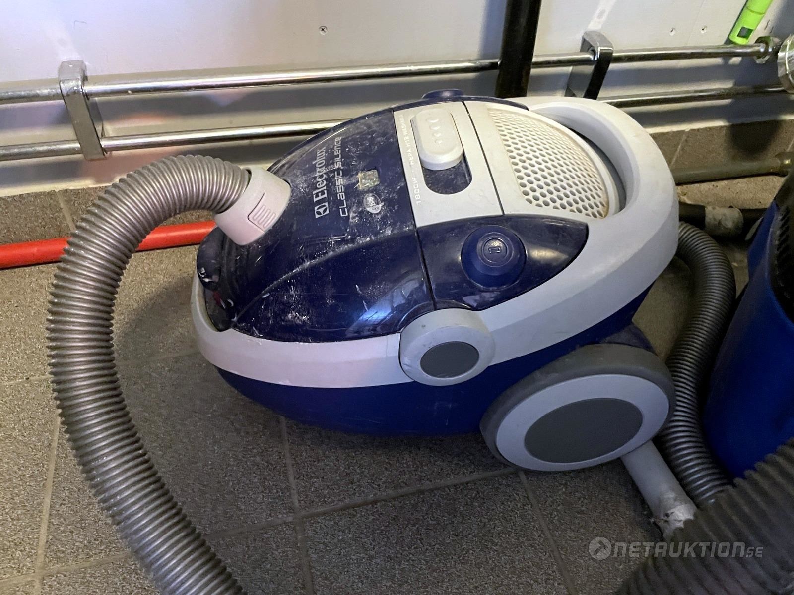 Netauktion - Dammsugare + städ