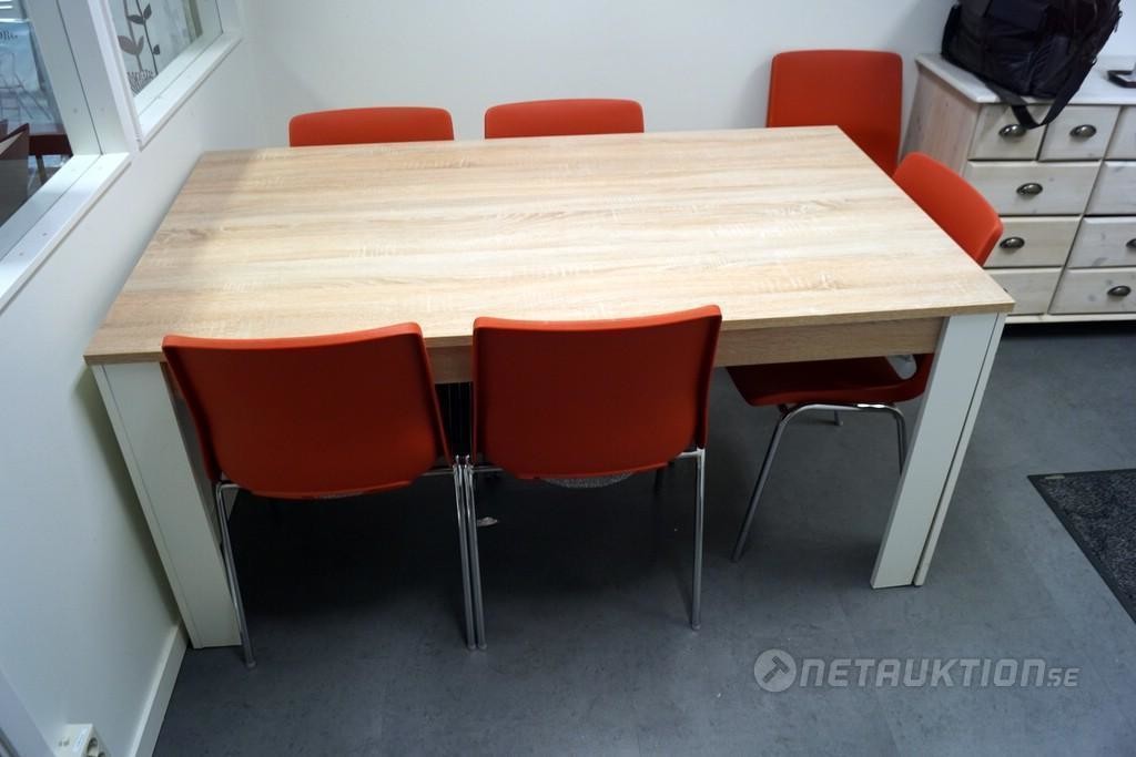 Netauktion - Köksbord och stolar