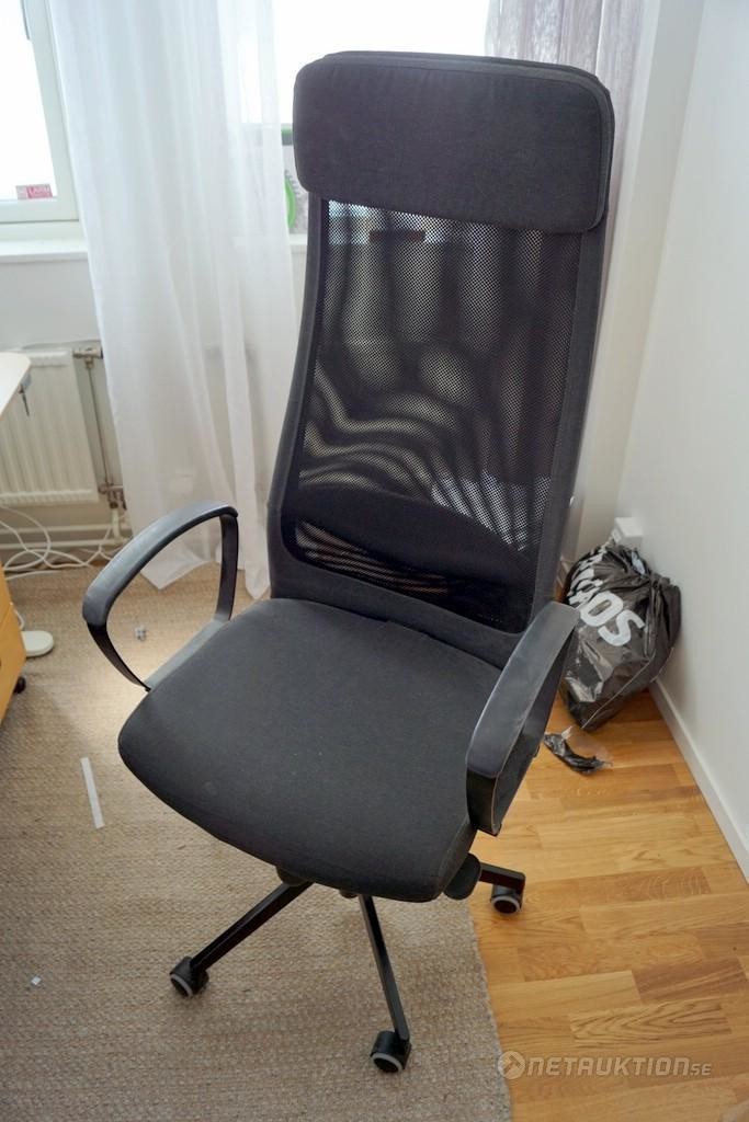 Netauktion - Elskrivbord, stol & whiteboard