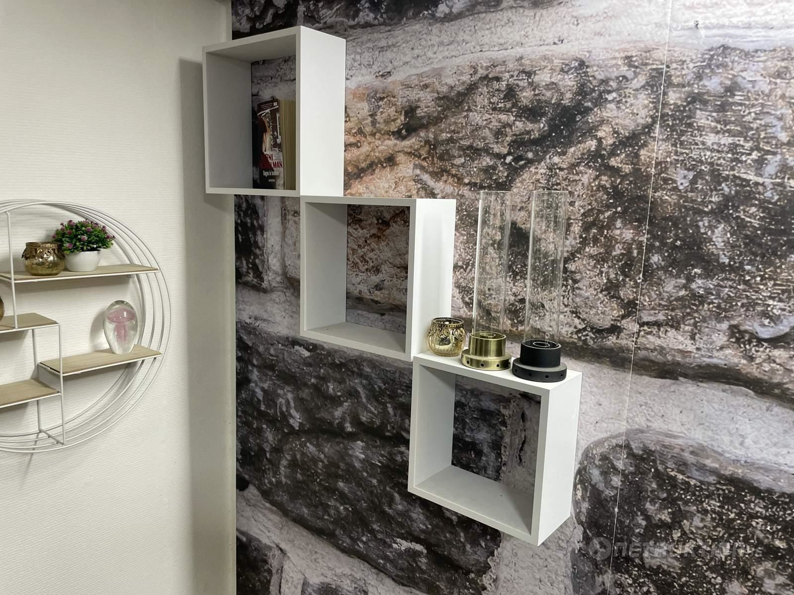 Netauktion - Stolar och hyllor