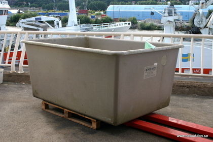 Netauktion - Till salu via auktion Stor plastbalja 2200 liter