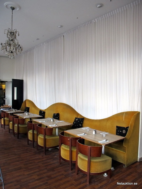 Försäljningsobjekt: Restaurang/Café inredning i gult.