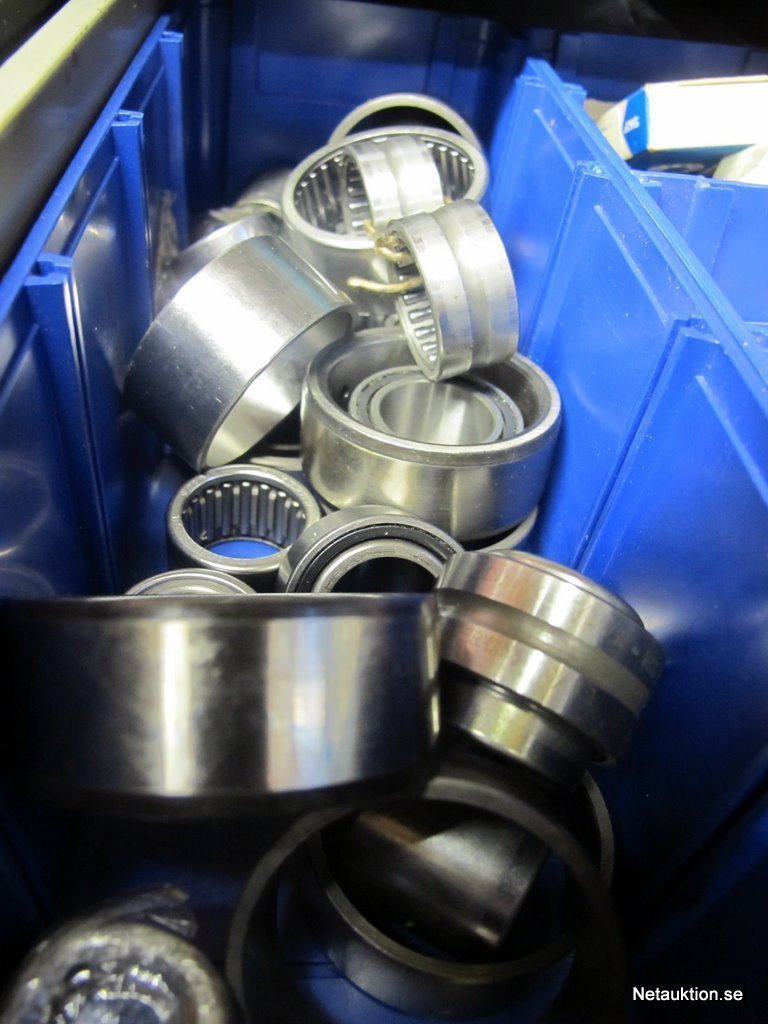 Netauktion - Två plåtskåp med kullager