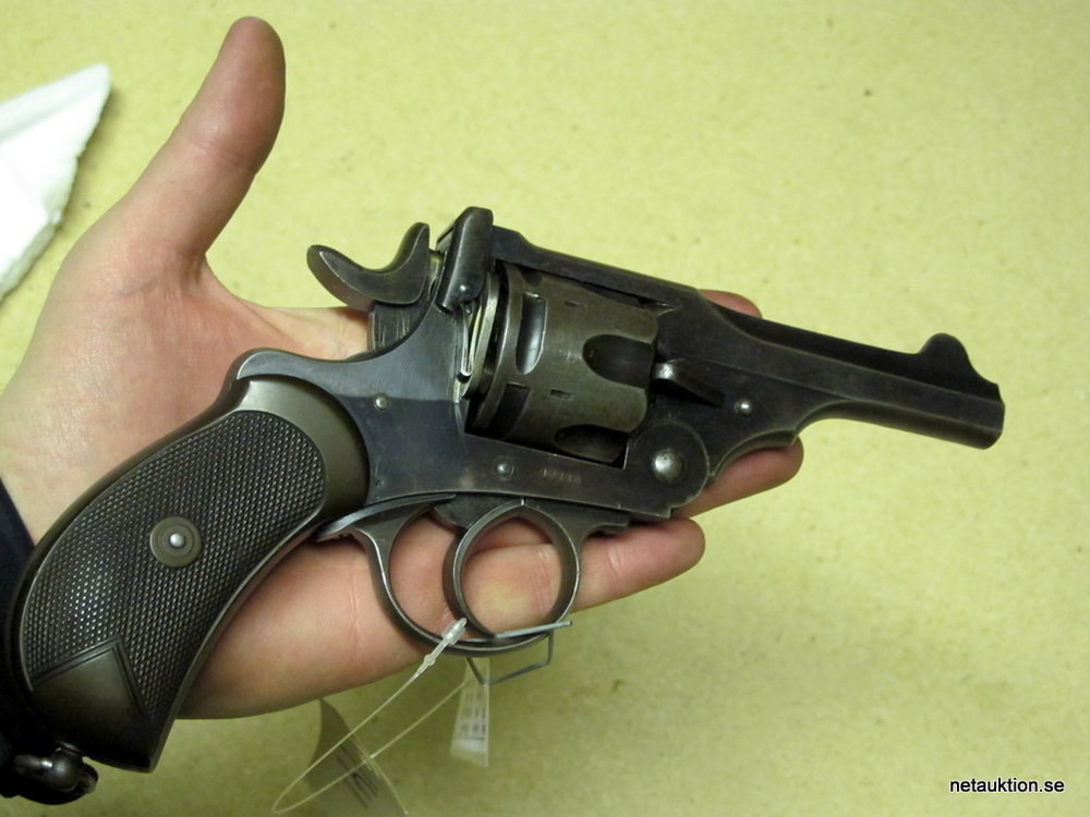 Netauktion - Till salu via auktion Webley revolver Mark II
