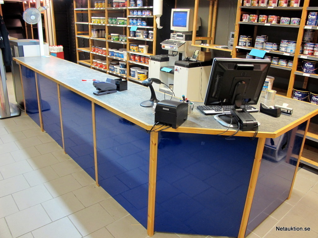 Netauktion - Kassadisk, arbetsbänk och piedestal