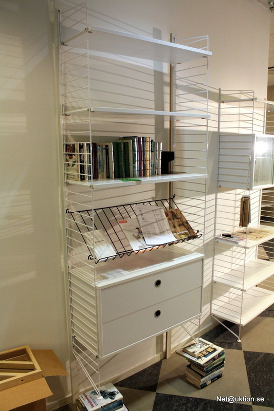 Netauktion - Till salu via auktion Hyllsystem - String, vit