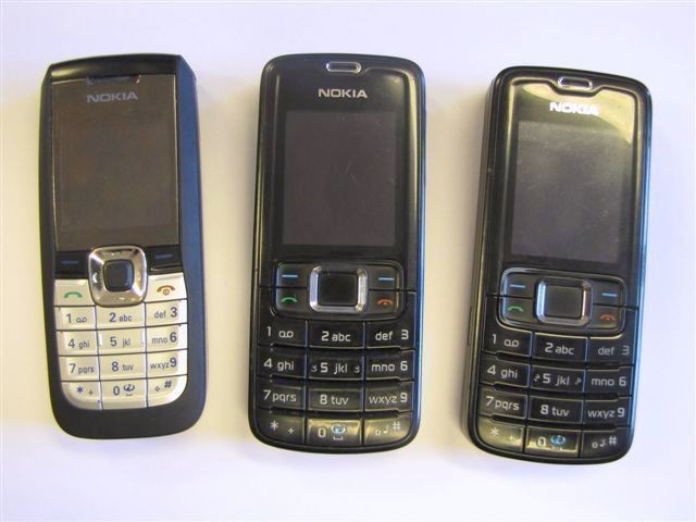 Netauktion - Till salu via auktion 3 Nokia telefoner (Frihamnen)