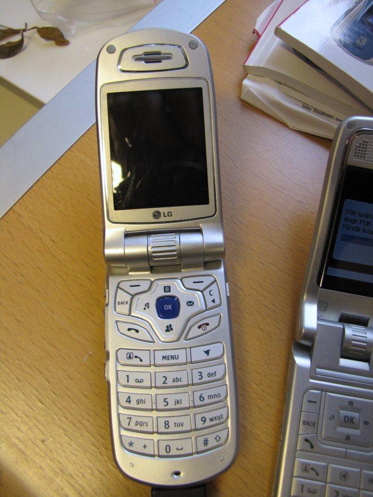 Netauktion - LG mobiltelefoner, 2 st