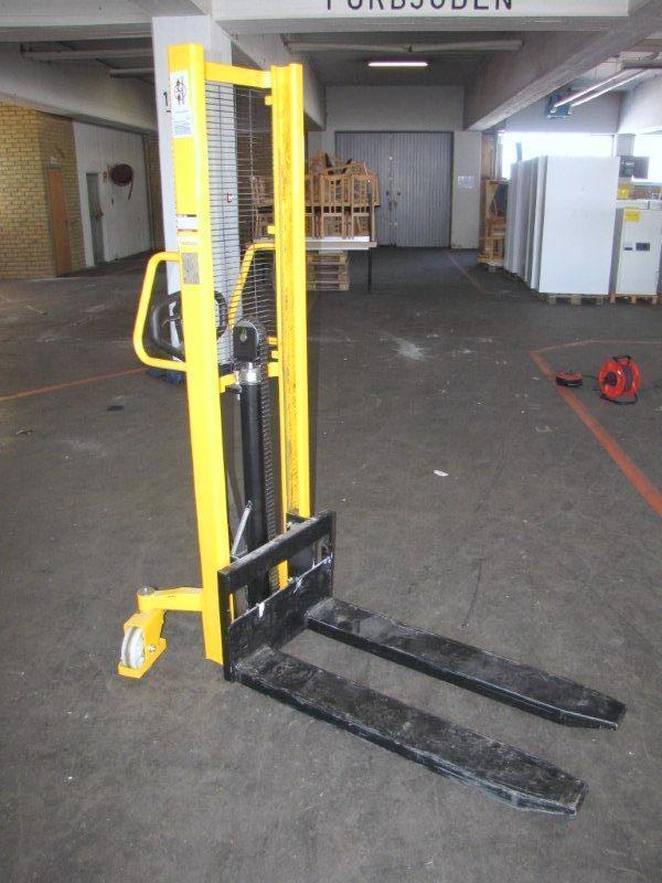 Netauktion - Manuell staplare